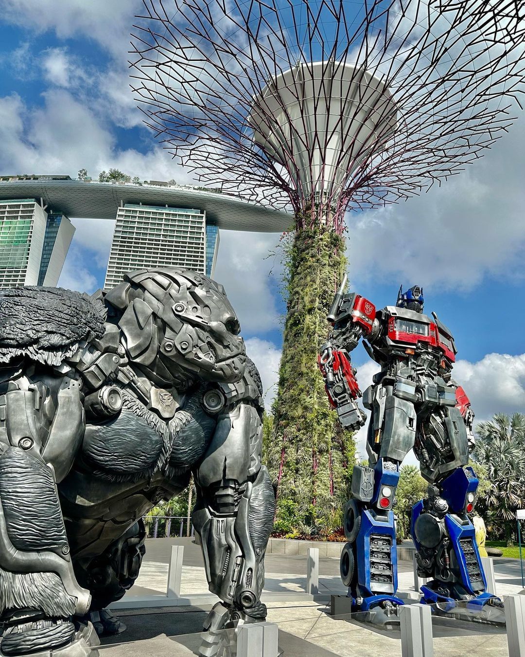 2 Life-Size Transformers At Gardens By The Bay