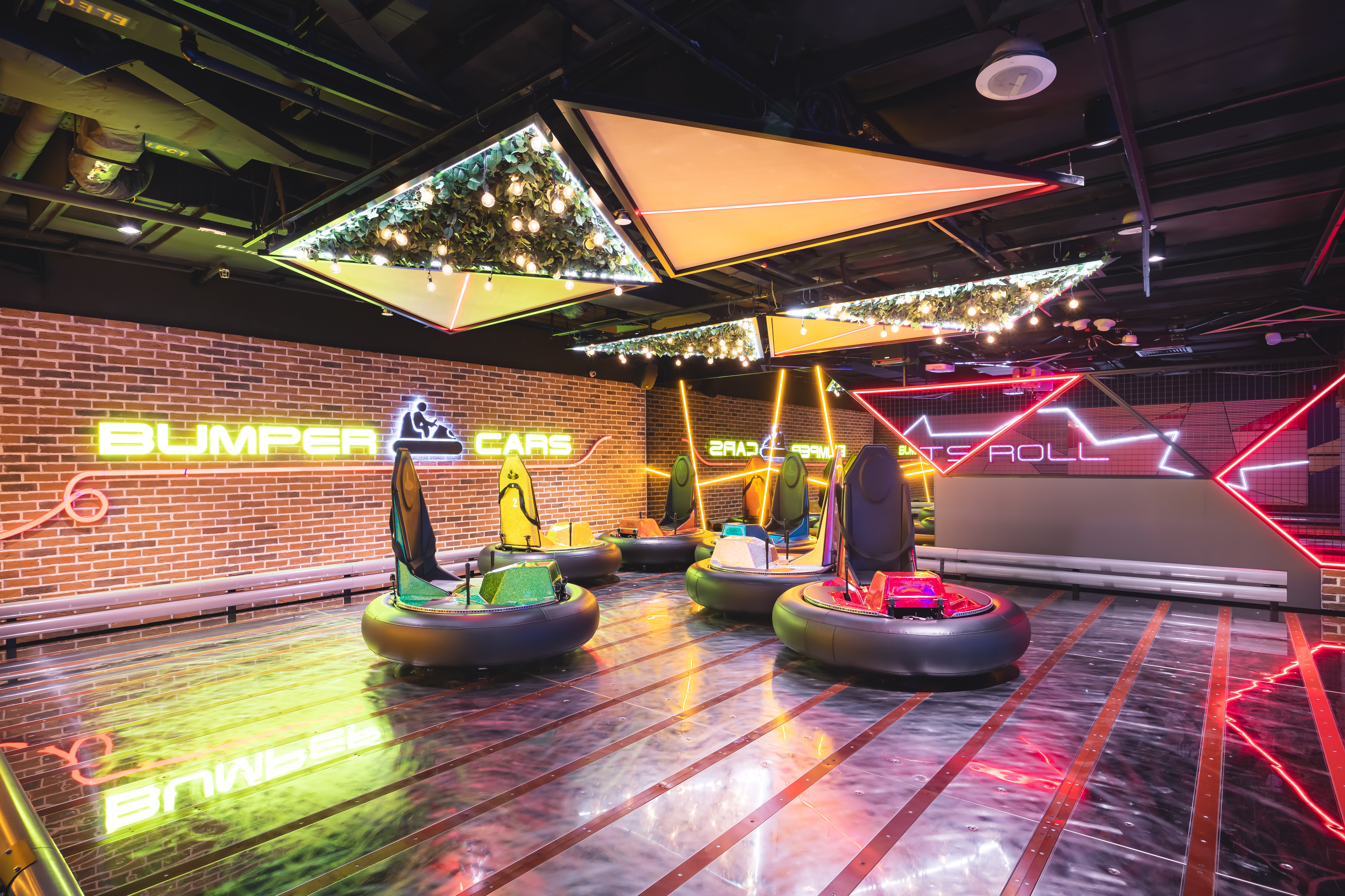 Timezone Orchard Xchange: New Arcade With Bumper Cars, Bowling, VR ...