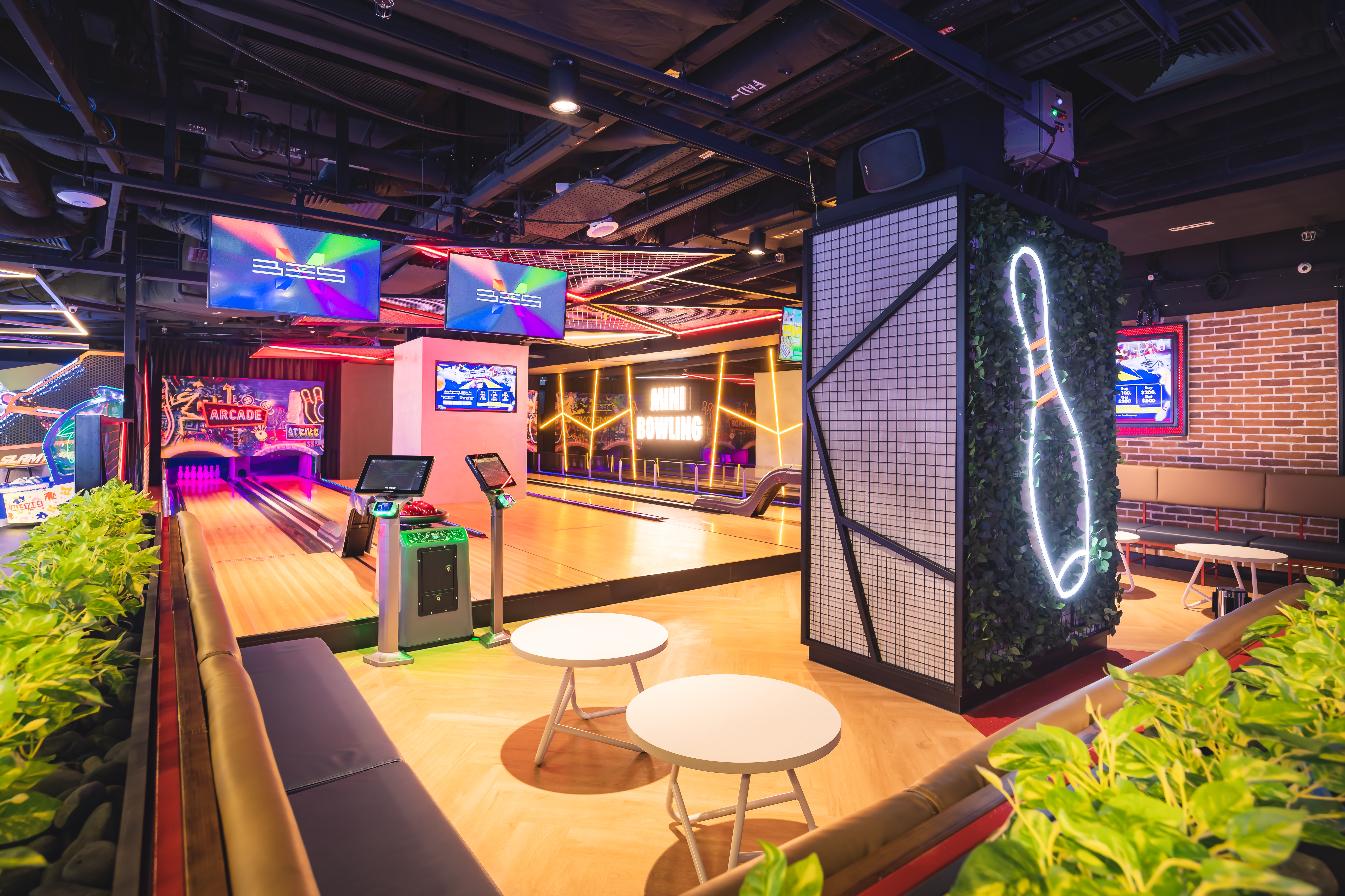Timezone Orchard Xchange: New Arcade With Bumper Cars, Bowling, VR ...